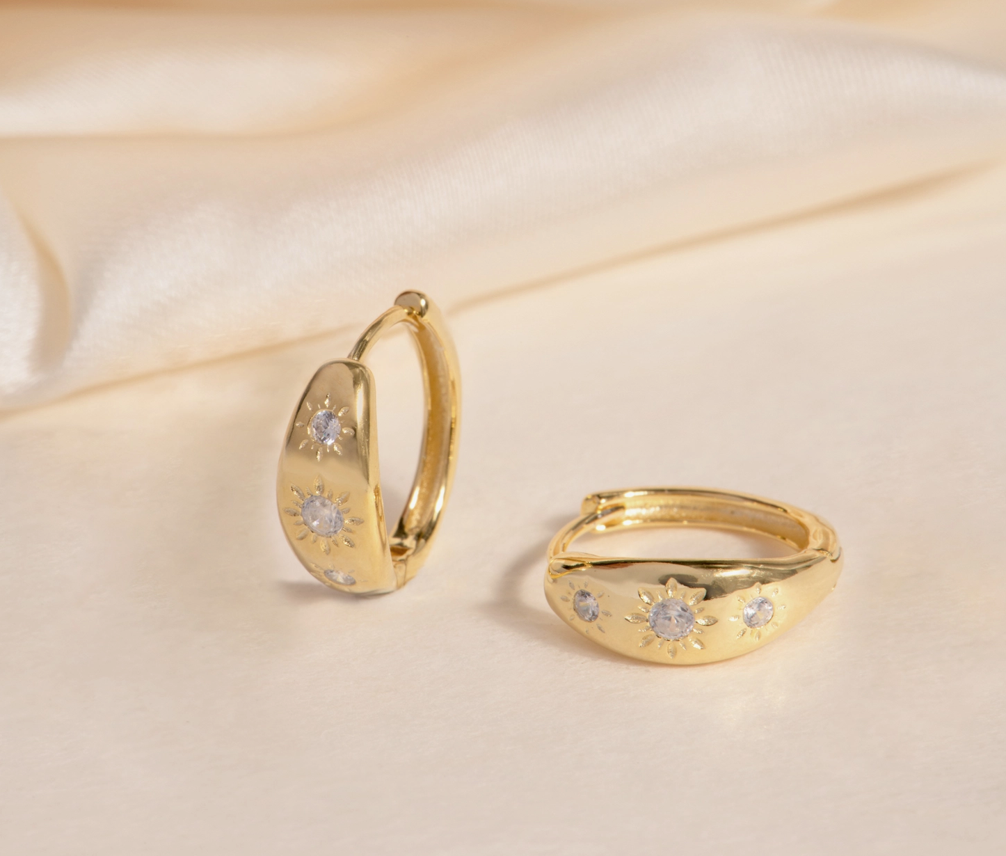 MV/ Flora Hoops | Rail & Anchor